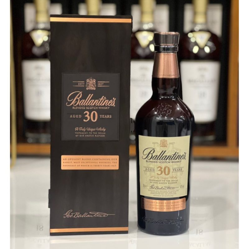 BALLANTINE'S 30 NĂM