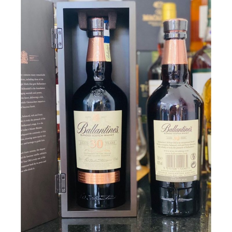 BALLANTINE'S 30 NĂM