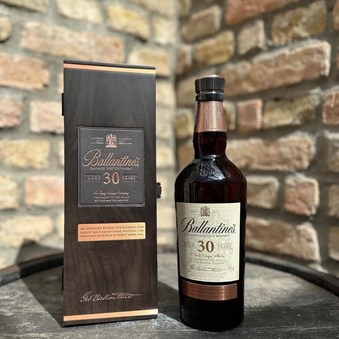 BALLANTINE'S 30 NĂM